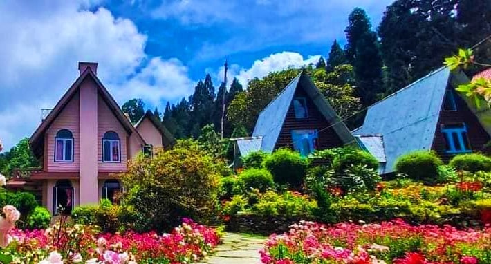 The Best Time to Visit Darjeeling: A Seasonal Guide (2023)